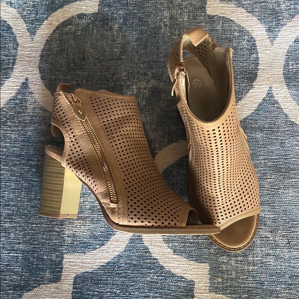 Nature Breeze Pinhole Block Open-Toe Booties - Gem